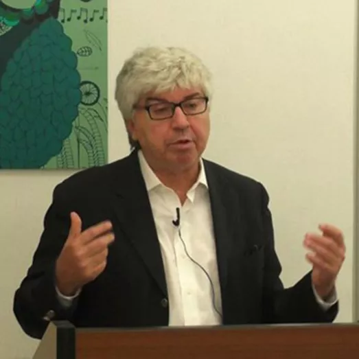 Κούφιες λέξεις | xronos.gr