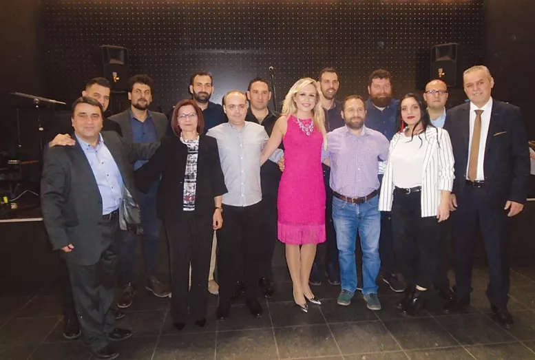 Μικροί και μεγάλοι διασκέδασαν στον ετήσιο χορό των Φιλοτεχνών | xronos.gr