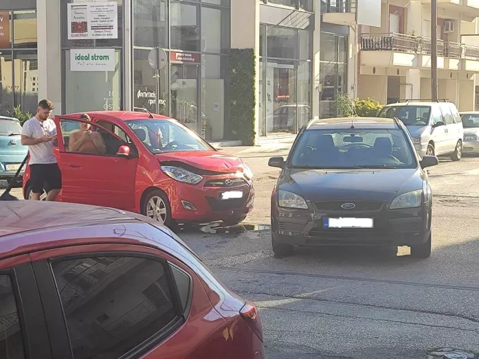 Κομοτηνή: Τροχαίο υλικών ζημιών | xronos.gr