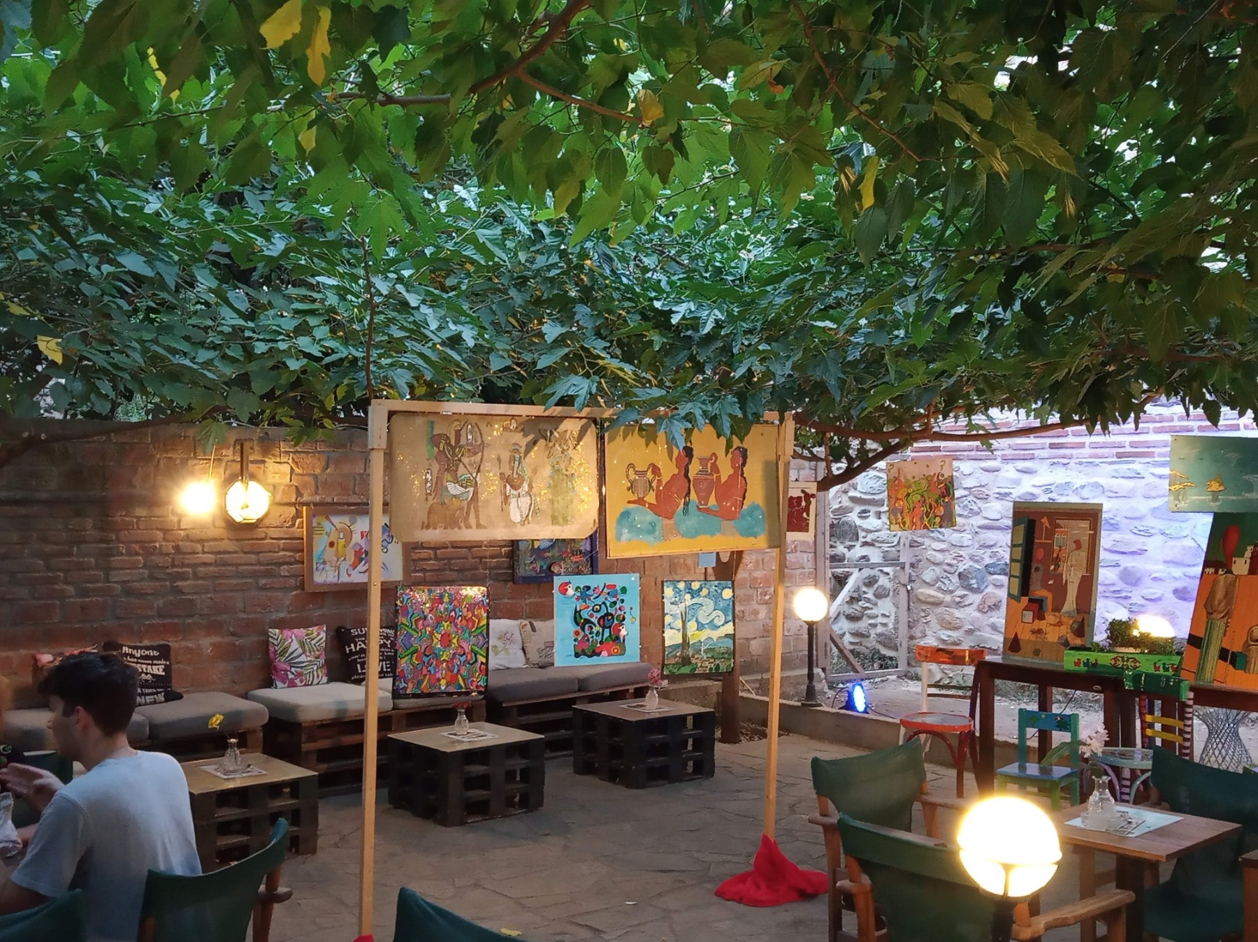 Αλλαγή εποχής για το αγαπημένο cafe-bar «Gecko» καθώς πωλείται | xronos.gr