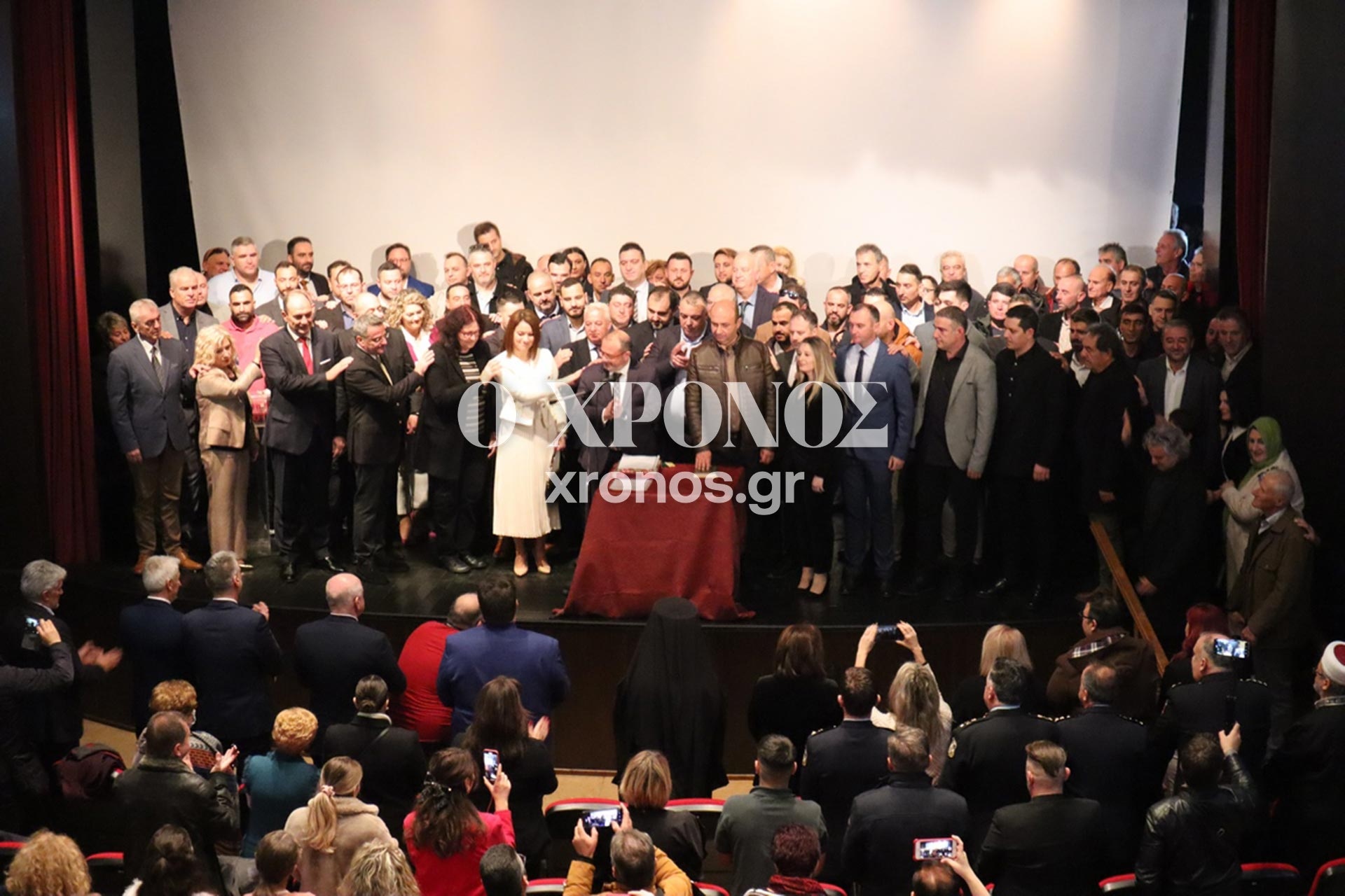 Ορκίστηκε για δεύτερη θητεία δήμαρχος Κομοτηνής ο Γιάννης Γκαράνης | xronos.gr